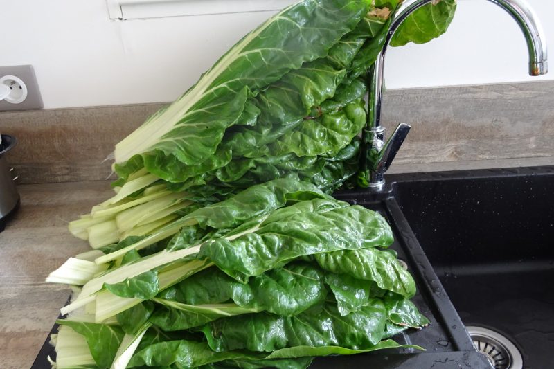 Comment préparer des blettes, bettes ou poirées - La recette facile par ...